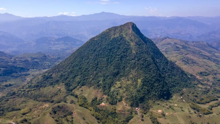 Cerro Tusa: 7 razones para explorar la montaña sagrada de Colombia